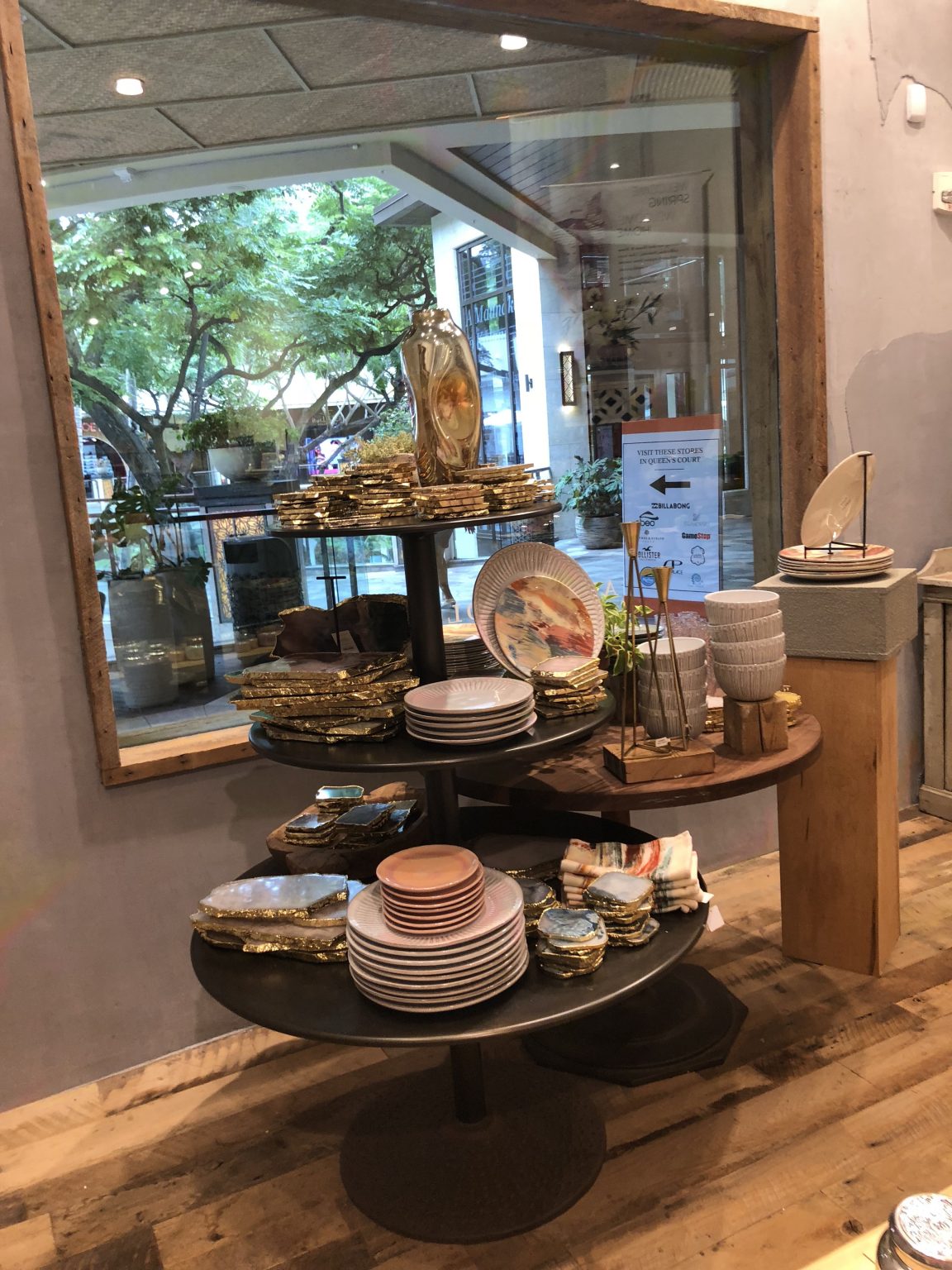 What are the 5 Main Visual Merchandising Objectives ...