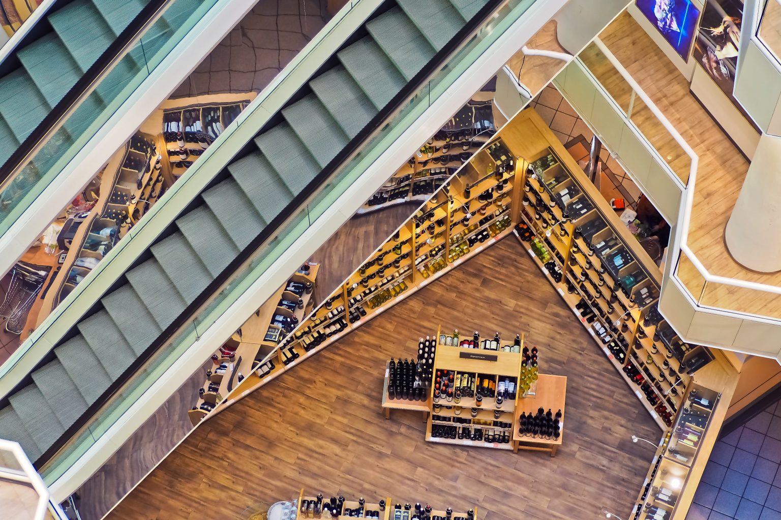 Department Store Strategies - visualmerchandisinghowto.com