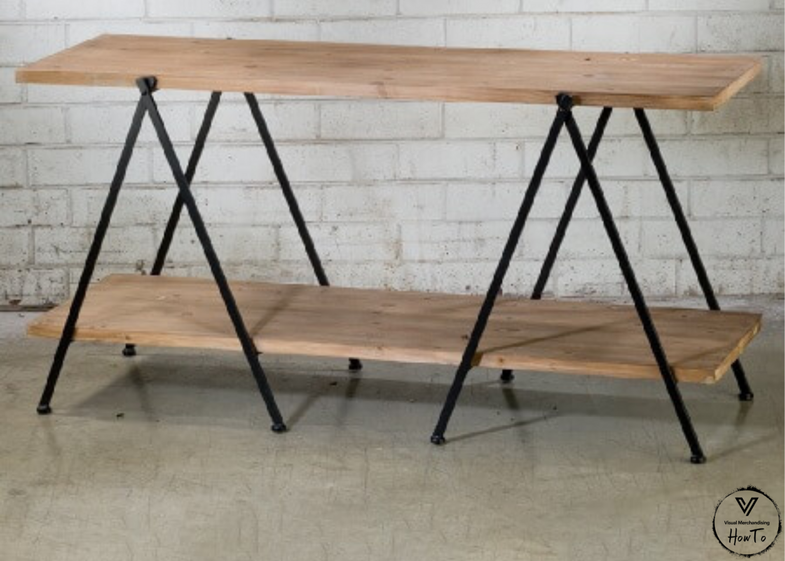 What is a retail display table? - visualmerchandisinghowto.com