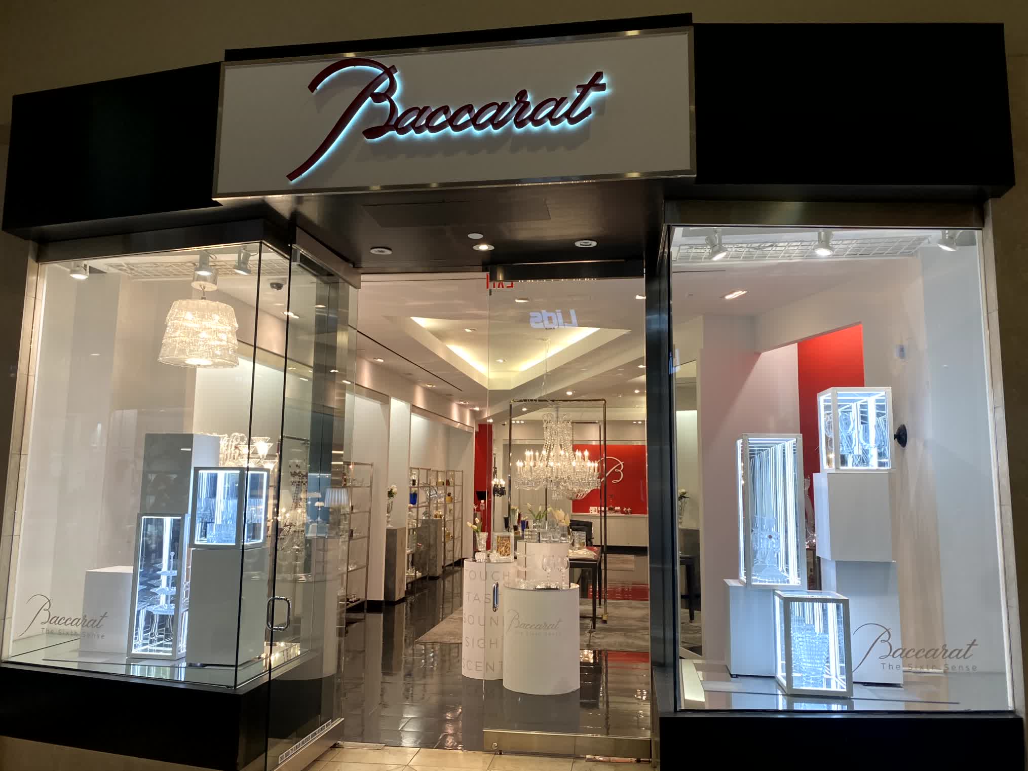 Baccarat Store Window Display at The Forum in Ceasar's Palace Las Vegas ...