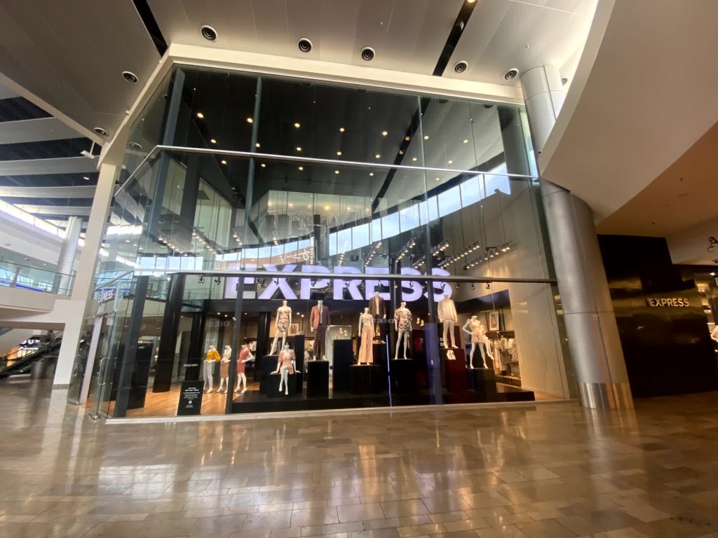 Express Store Window Display at Fashion Show Mall Las Vegas ...