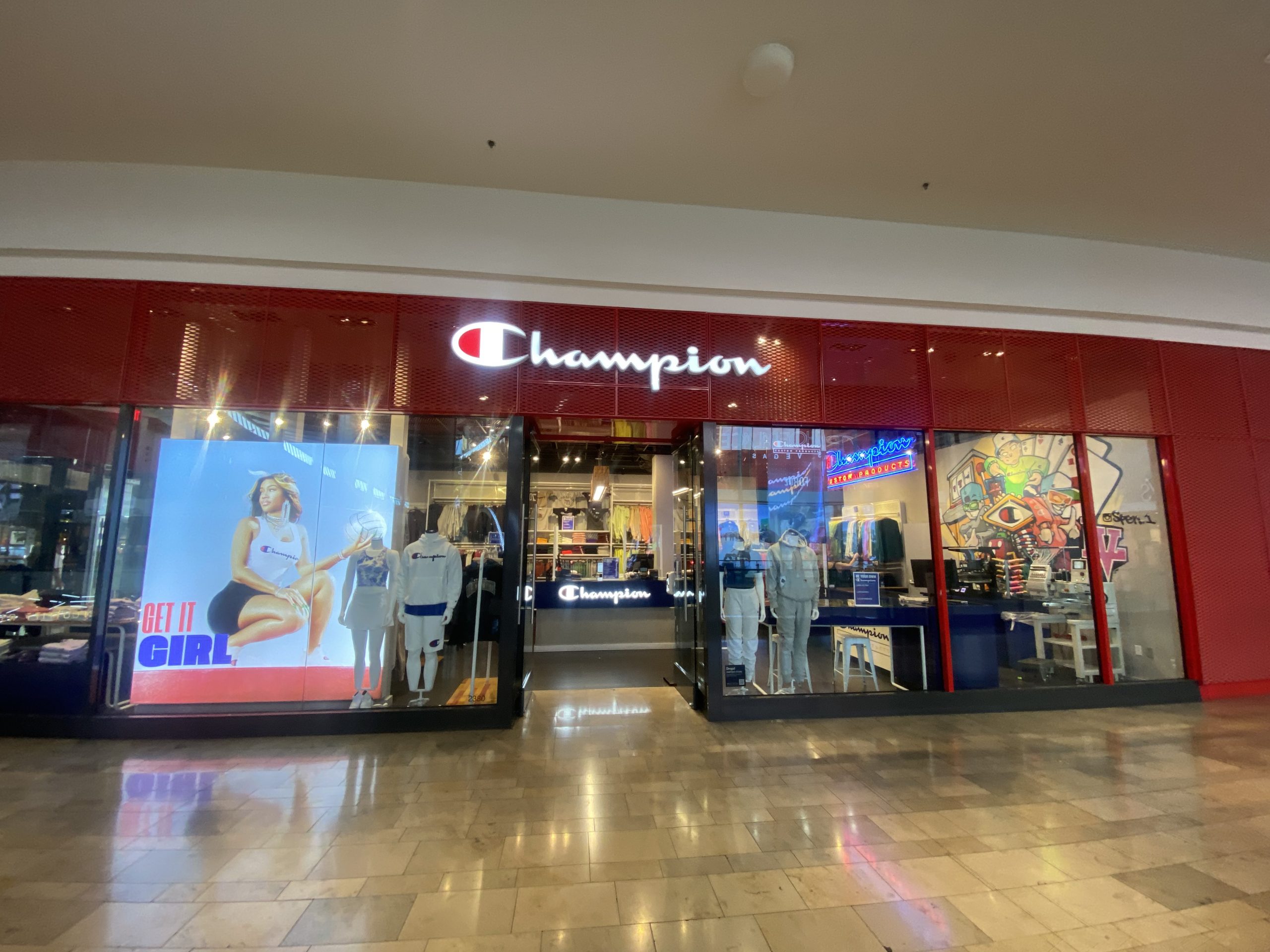 Champion Store Window Display at Fashion Show Mall Las Vegas ...